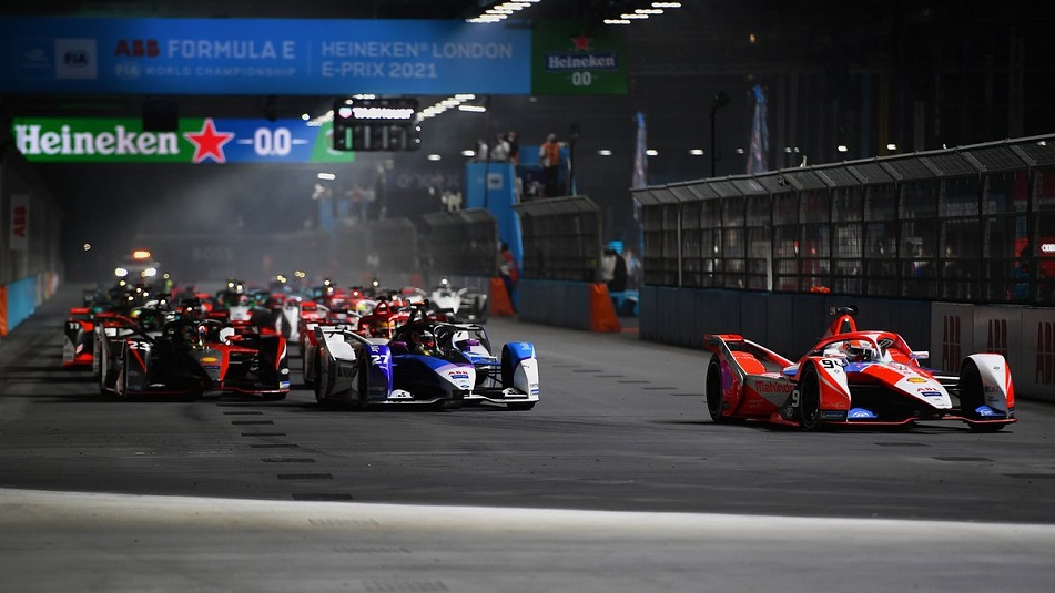Dennis takes victory on home-soil at the 2021 Heineken® London E-Prix ...