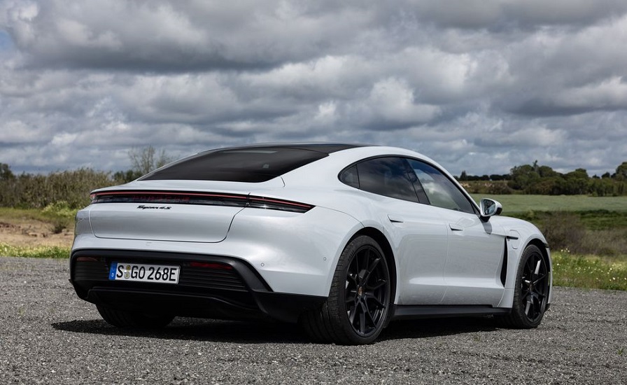 Speed Meets Splendor: The New Era of High-Performance Luxury Sports ...