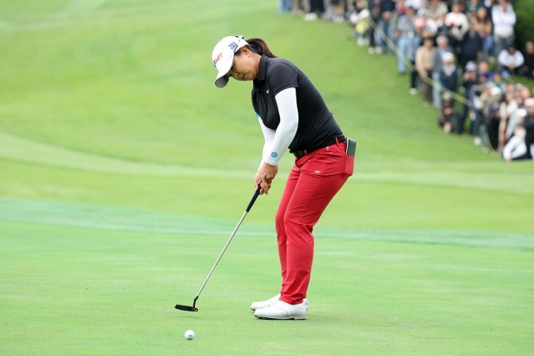 Korean Sei Young Kim claims wire-to-wire victory on home soil at BMW ...
